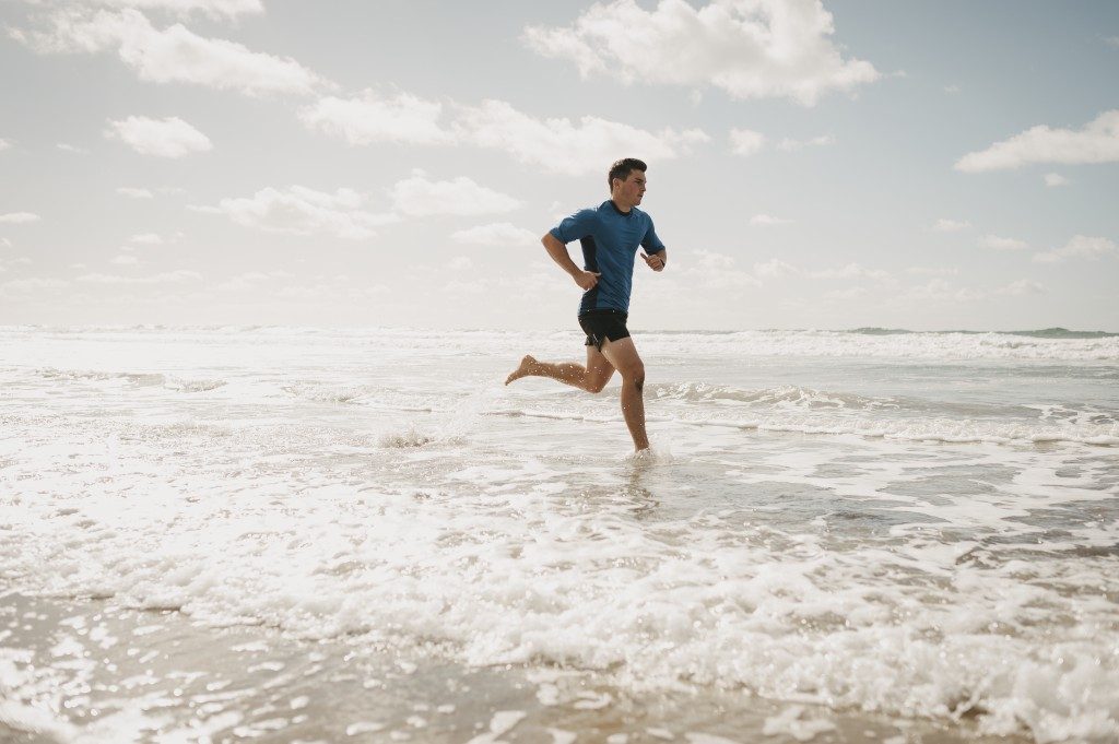 5 Tips for Better Beach Running | REI Co-op Journal