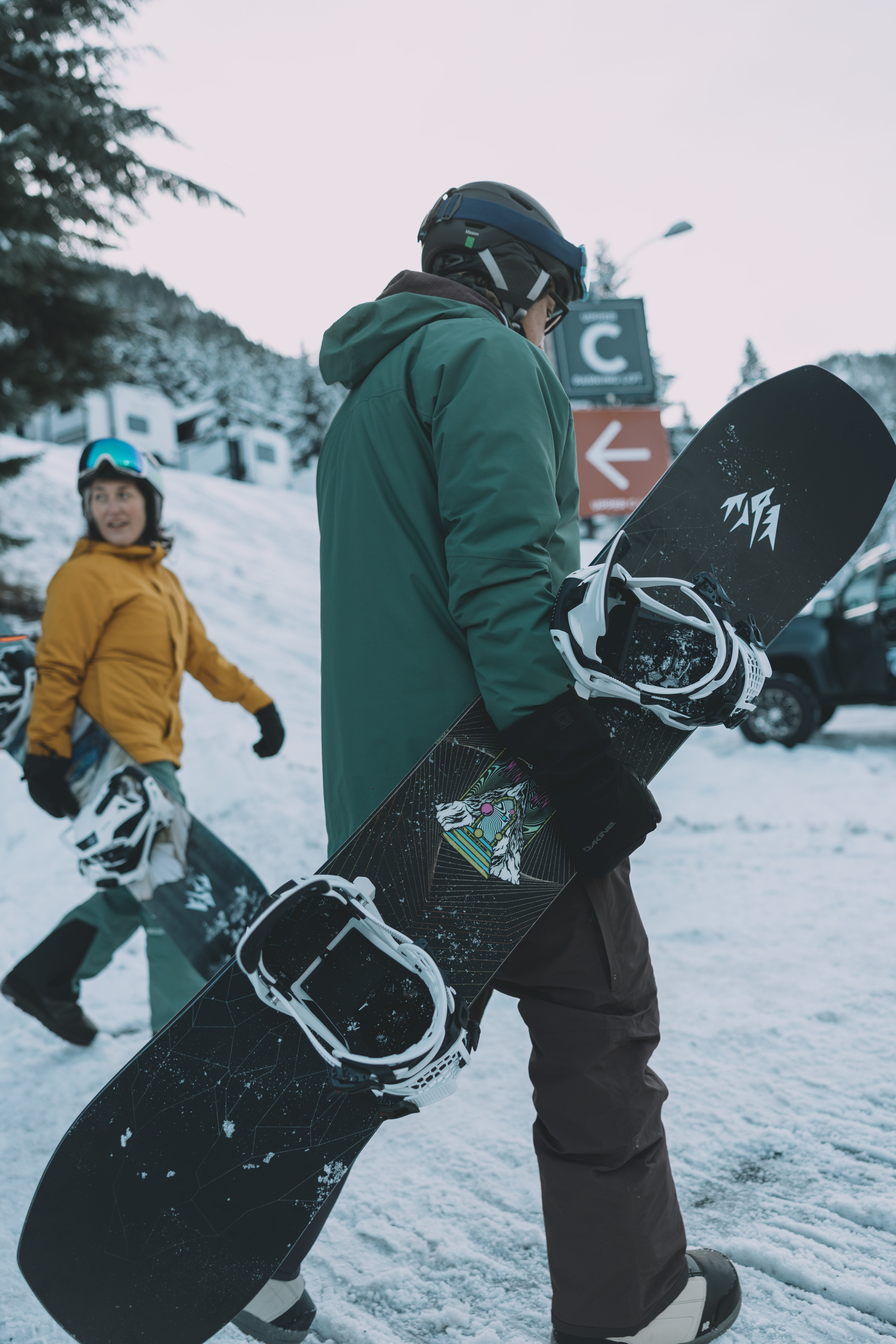 How to Choose a Snowboard | REI Expert Advice