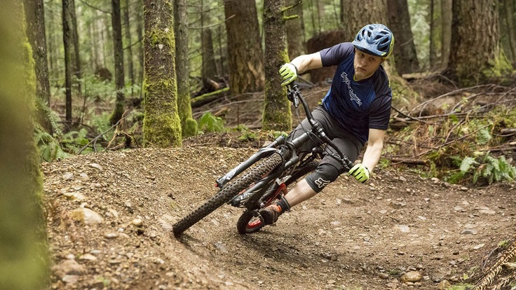 How to Ride Berms on a Mountain Bike | REI Expert Advice