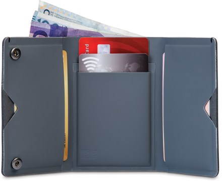 Outdoor Wallets for Hiking, Backpacking & Sports | REI Co-op