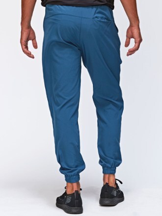 Threads 4 Thought Men's Clothing | REI Co-op