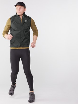 Men's Outdoor Vests: Lightweight, Puffer, Fleece & Hooded | REI Co-op
