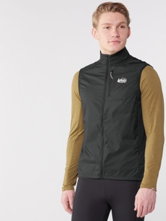 Men's Outdoor Vests: Lightweight, Puffer, Fleece & Hooded | REI Co-op